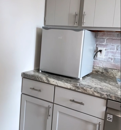 HOMCOM Mini Freezer Countertop, 1.1 Cu.Ft Compact Upright Freezer with ...