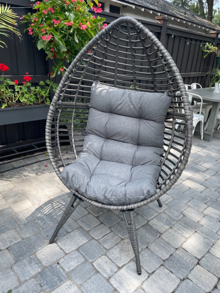 Outsunny Patio Wicker Lounge Chair with Soft Cushion, Outdoor/Indoor PE ...