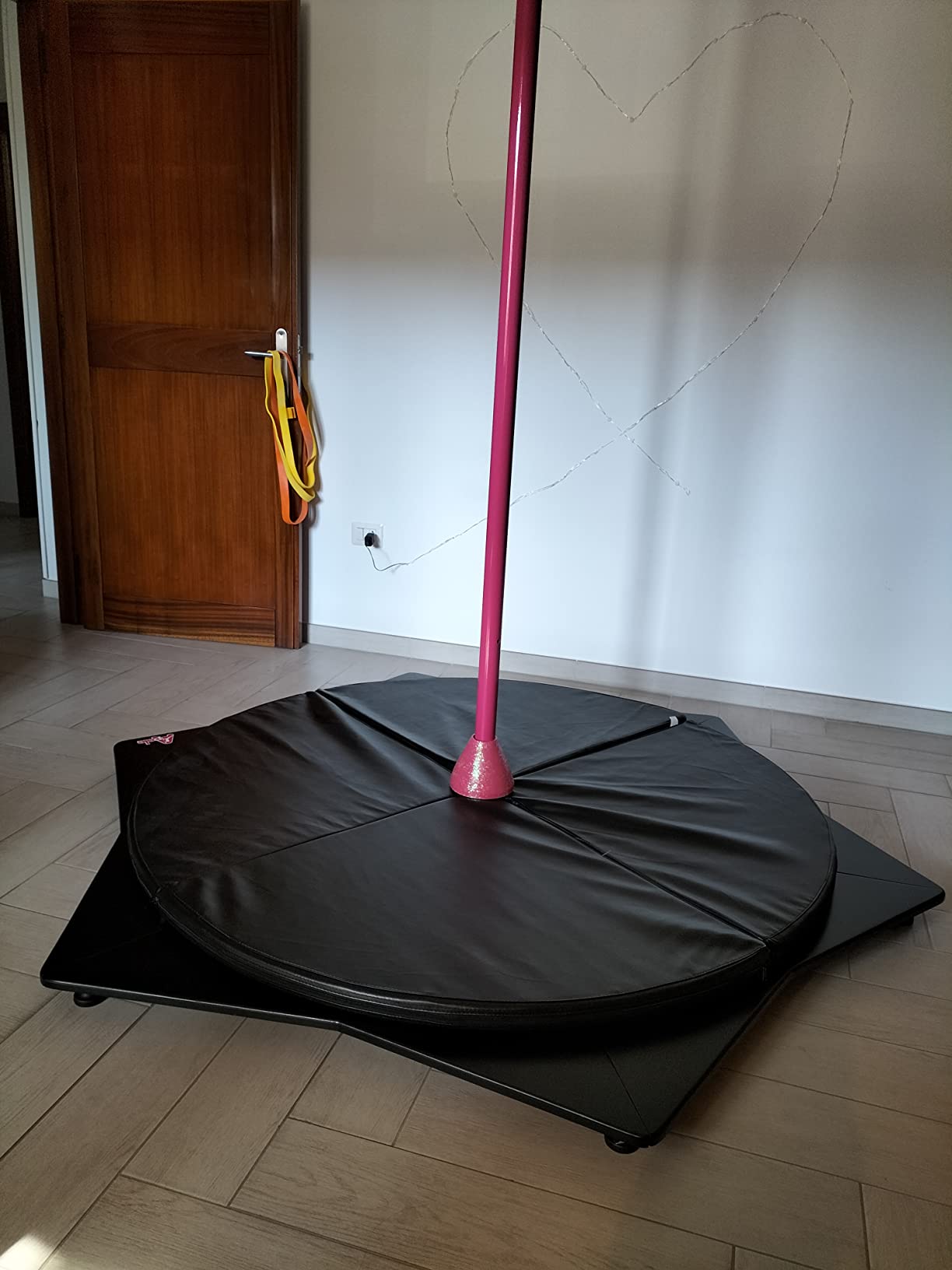 Soozier 2” T x 2.5’ W Round Folding Portable Pole Dance Crash Mat ...