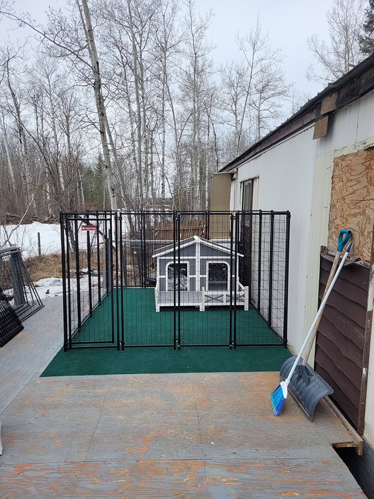 PawHut Raised Dog House Outdoor with Porch Deck, Cabin Style Elevated ...