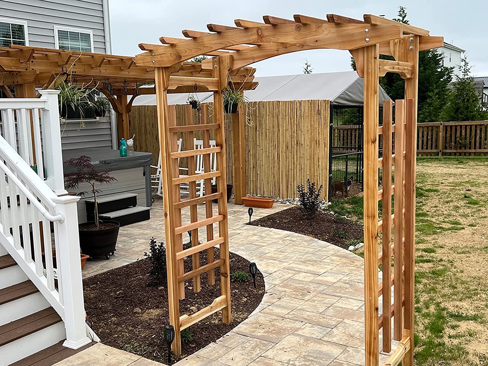 Outsunny 7.5’ Fir Wood Round Outdoor Garden Pergola Style Arbor Arch ...