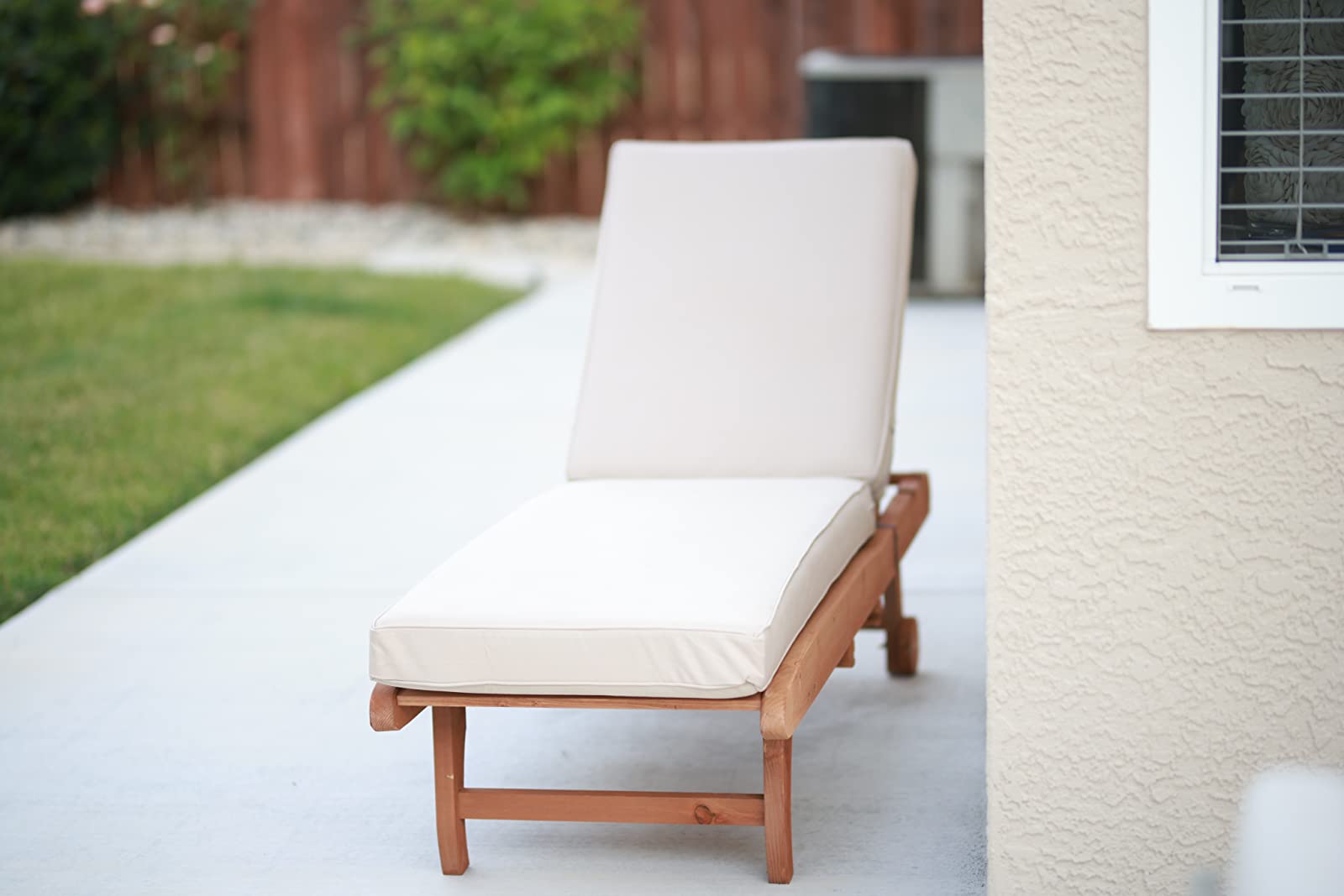 Outsunny Wooden Outdoor Chaise Lounge Patio Pool Chair w/ Pull-Out Tray ...