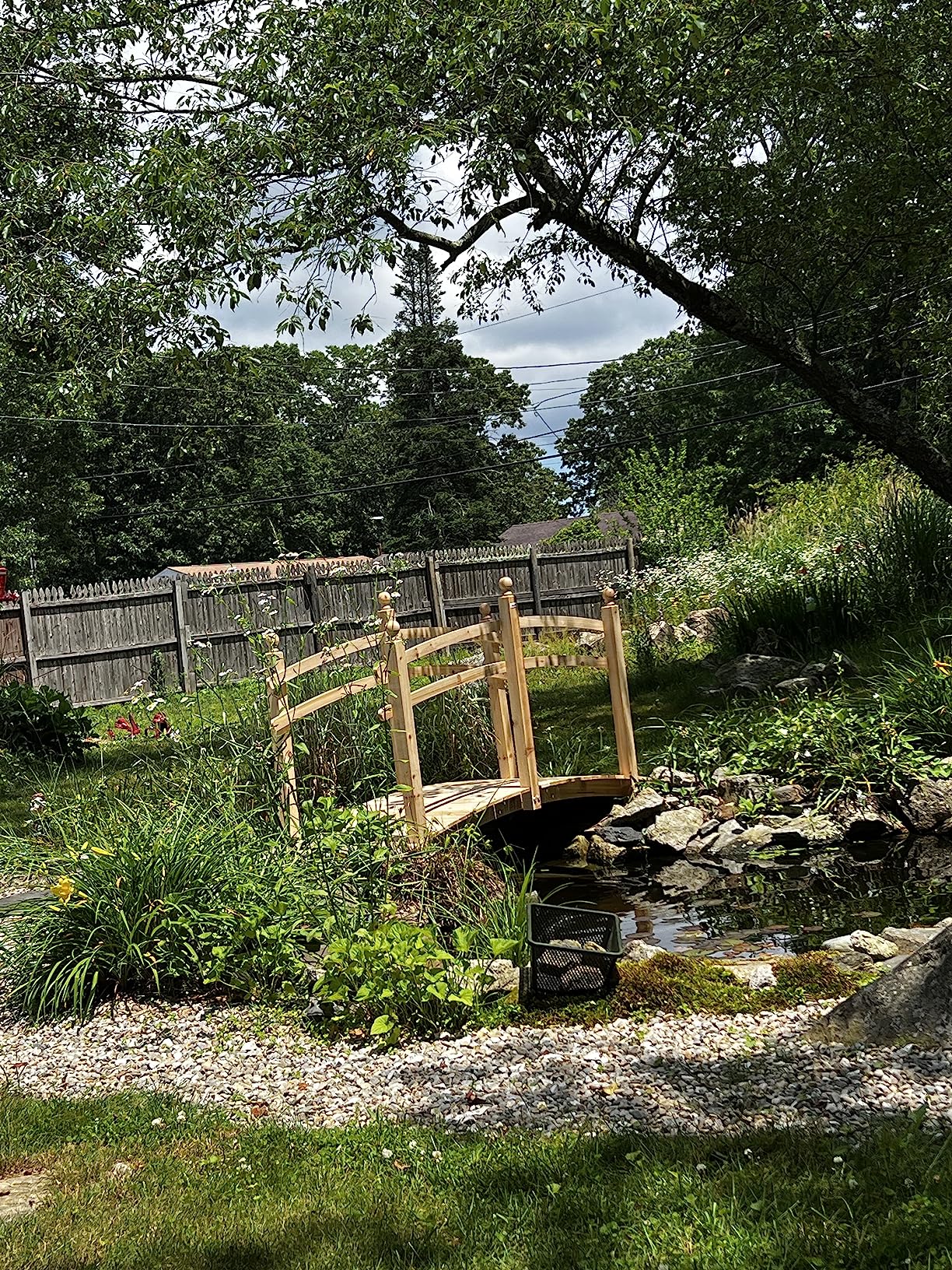 Outsunny 7.5' Wooden Arch Garden Bridge, Safety Rails for Backyard ...