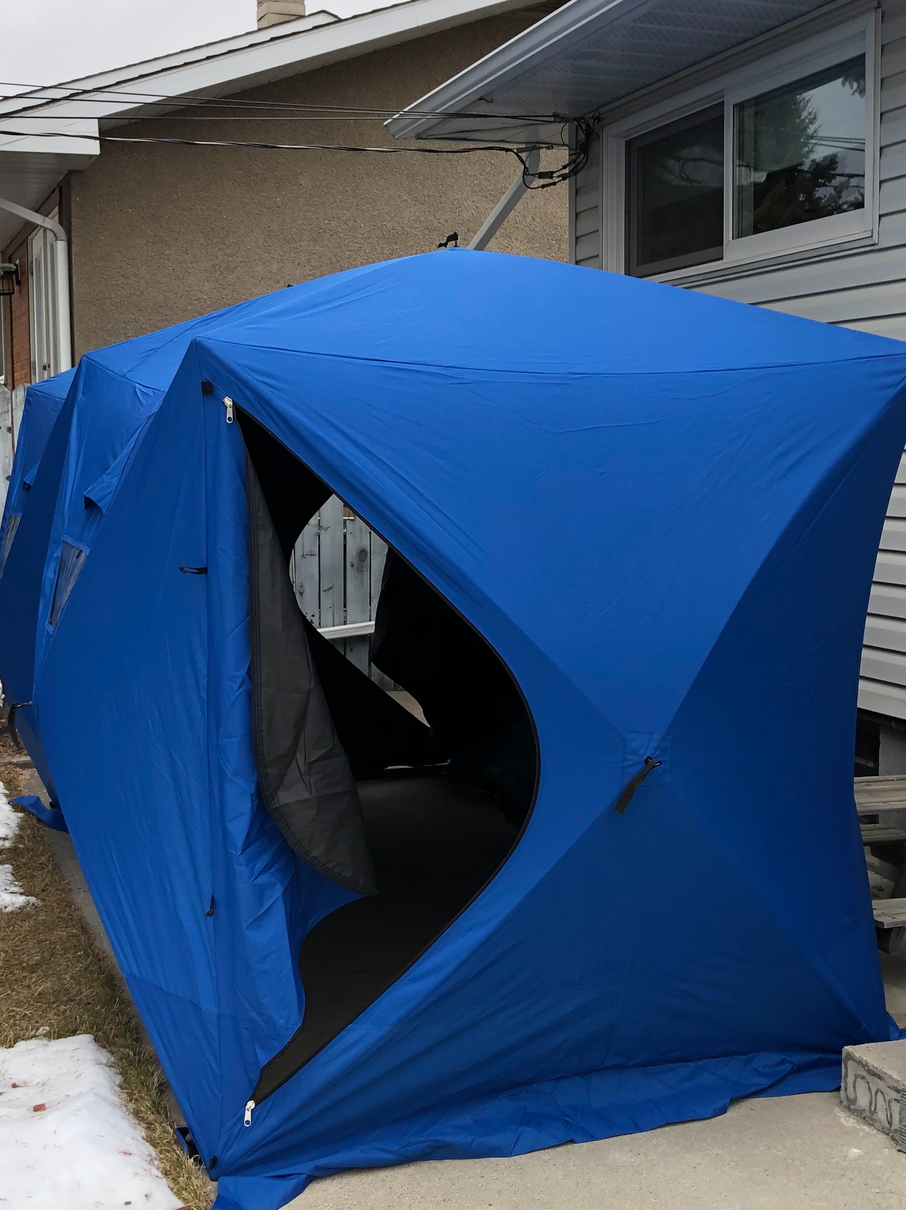Outsunny Ice Fishing Tent 5-8 Man Pop up Portable House w/2 Doors / 8 ...