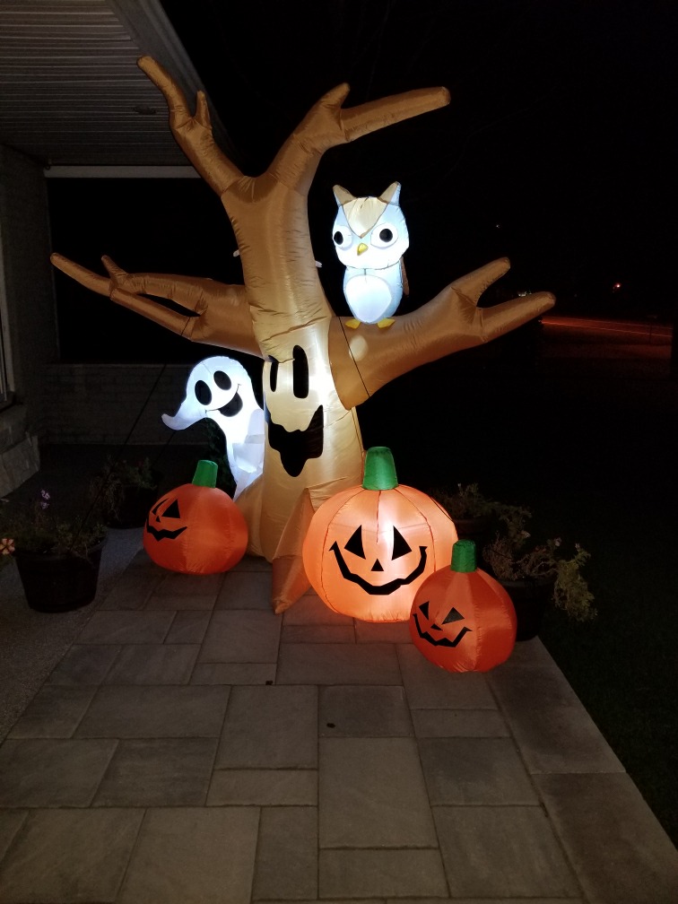 HOMCOM 7.5’ Tall Outdoor Lighted Airblown Inflatable Halloween ...